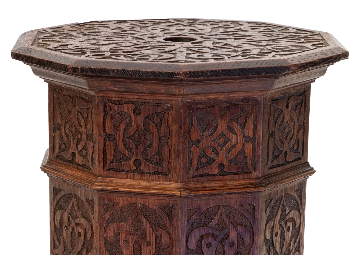 An Arts & Crafts Celtic oak table - Paul Reeves